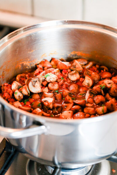 Delicious Vegan Ground Beef, Mushroom & Olive Pasta - Swoontastic.com ...